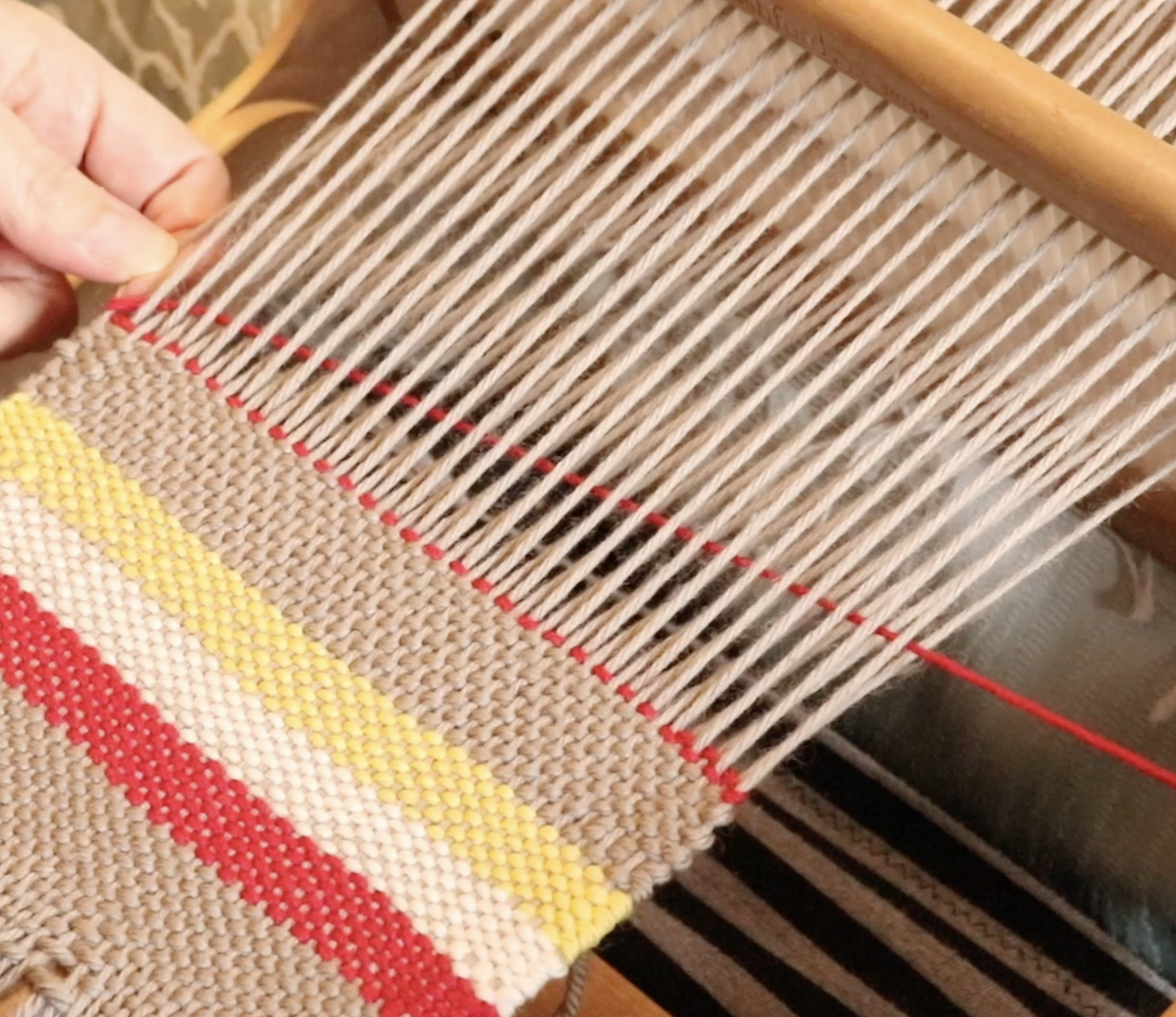 How to Change Weft Colours in Weaving (Without Messy Selvedges) - Kelly ...