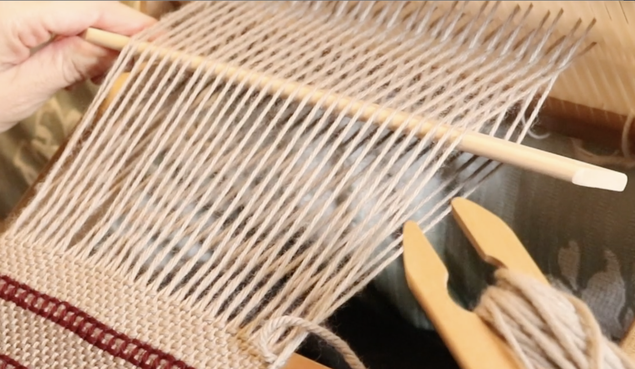 How to weave Leno on a rigid heddle loom - Kelly Casanova Weaving Lessons