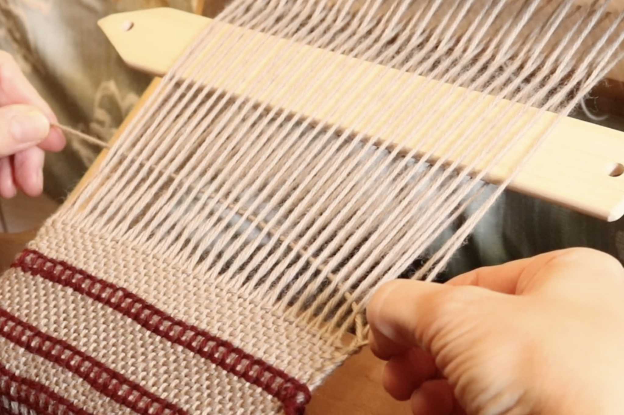How to weave Leno on a rigid heddle loom - Kelly Casanova Weaving Lessons