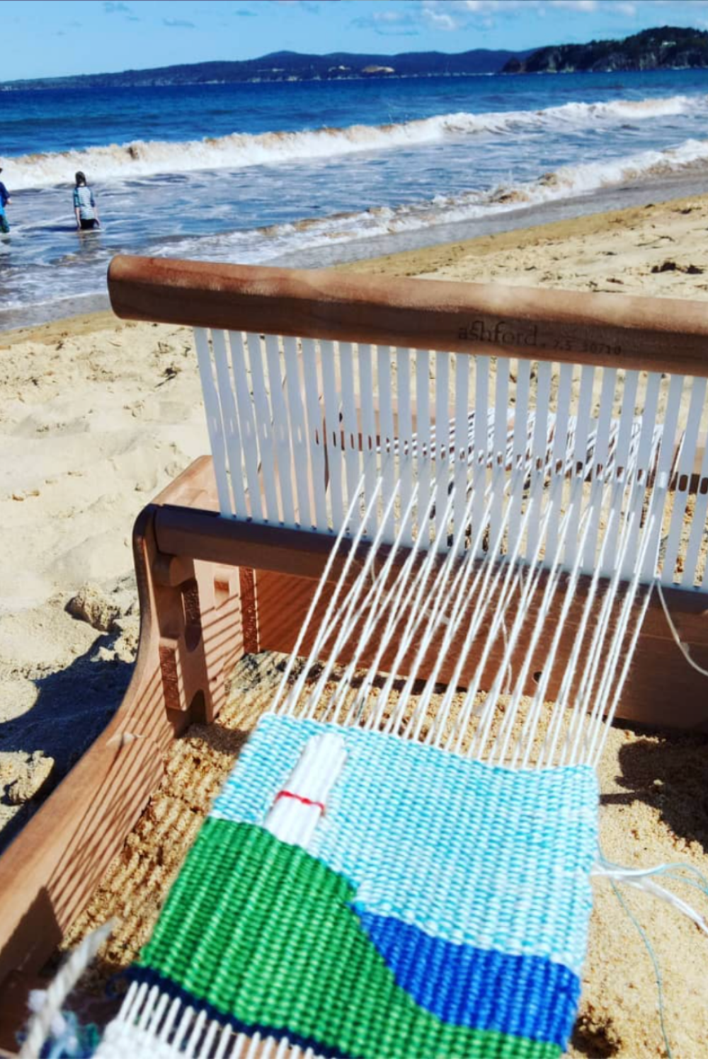 Making pictures with your loom - Kelly Casanova Weaving Lessons