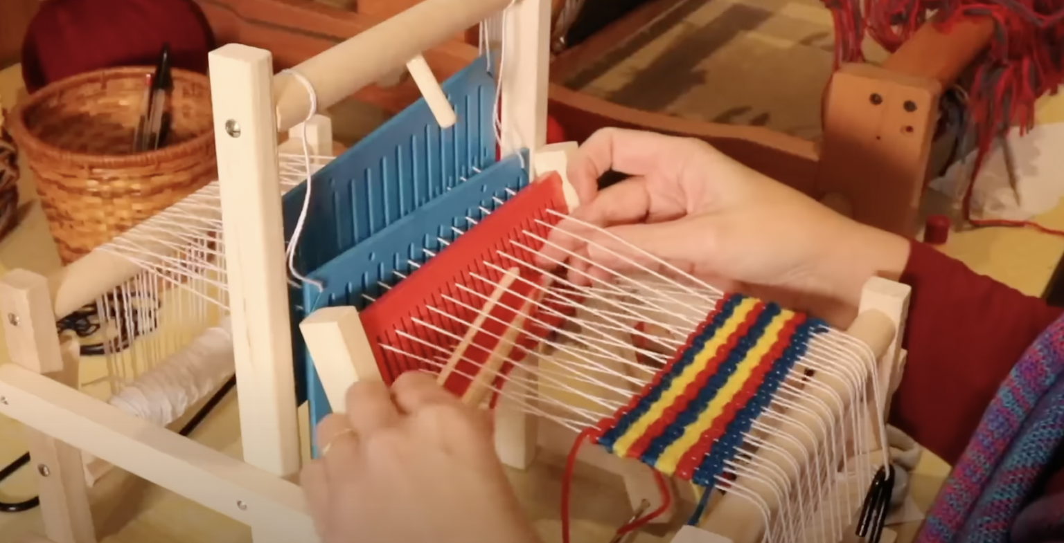 I bought a toy loom! Was it worth it? - Kelly Casanova Weaving Lessons